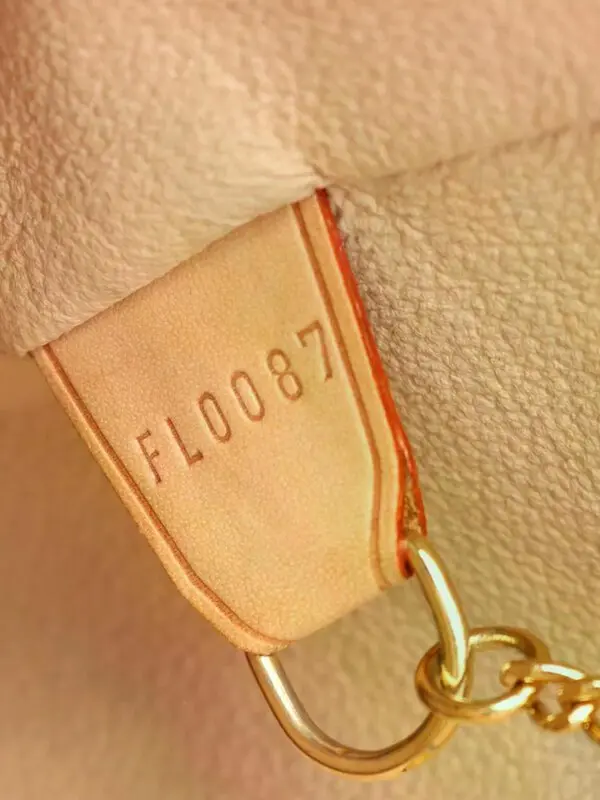 LOUIS VUITTON Monogram Gm Bucket Bag