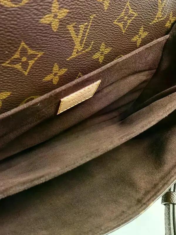 LOUIS VUITTON Pochette Metis Mm Shoulder Bag - Brown