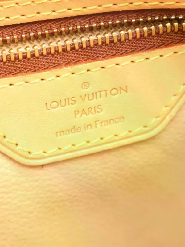 LOUIS VUITTON Monogram Gm Bucket Bag - Brown