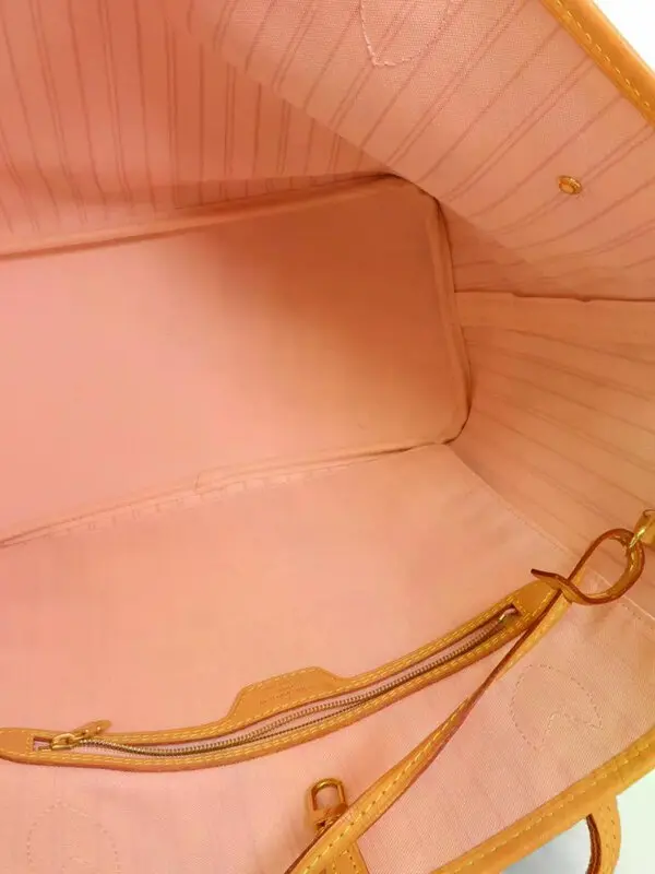 LOUIS VUITTON Neverfull Mm Shoulder Bag - Neutrals