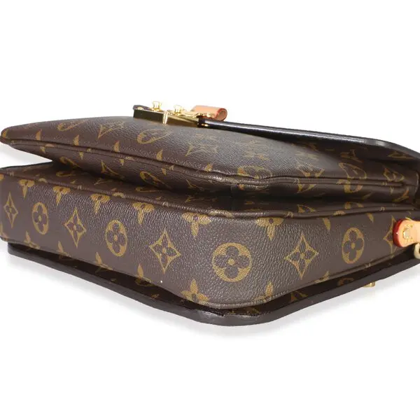 LOUIS VUITTON Monogram Canvas Pochette Metis Shoulder Bag - Brown