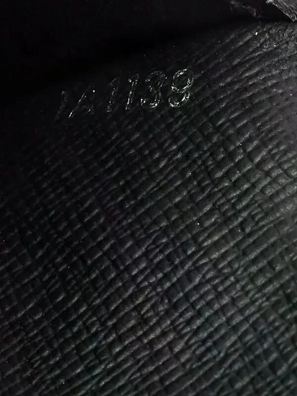 LOUIS VUITTON 2019 Brazza Wallet
