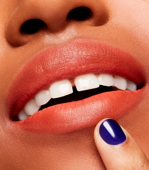 MAC COSMETICS Powder Kiss Velvet Blur Slim Stick