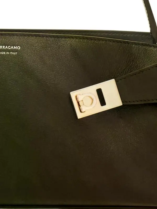 FERRAGAMO Leather Shoulder Bag - Green