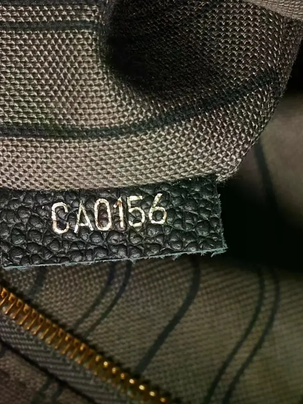 LOUIS VUITTON 2016 Artsy Monogram Leather Tote Bag