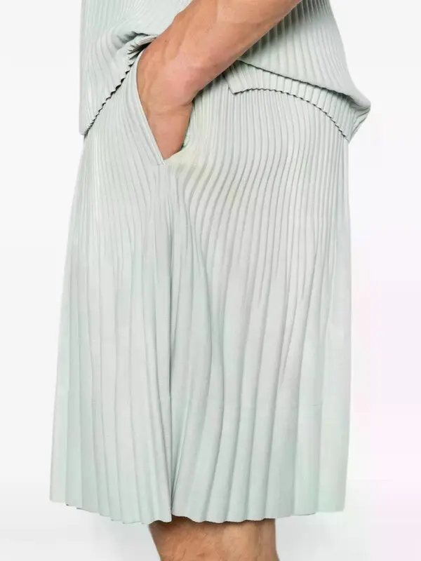 Issey Miyake Pleated Knee-length Shorts - Grey