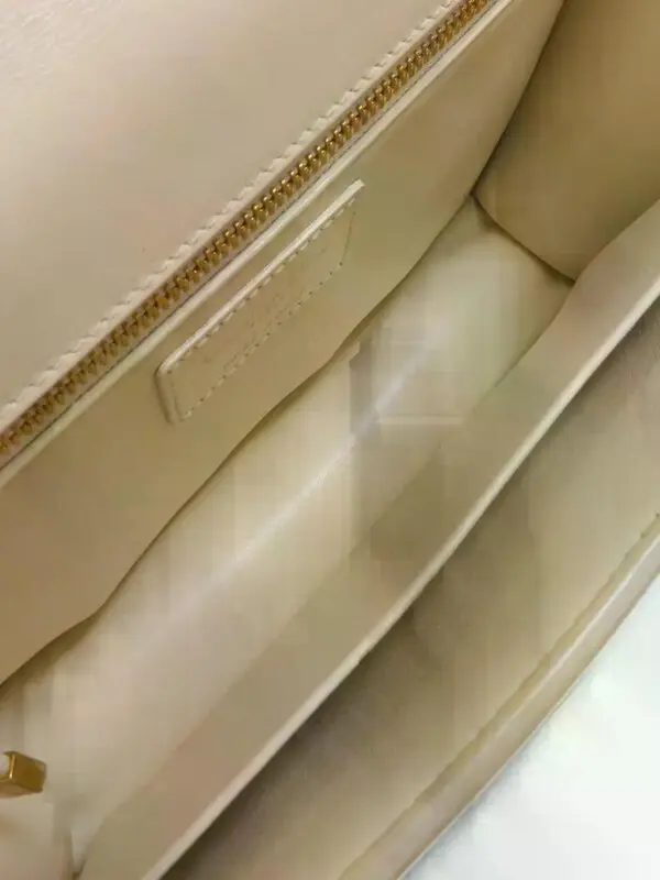 Dior 30 Montaigne Shoulder Bag