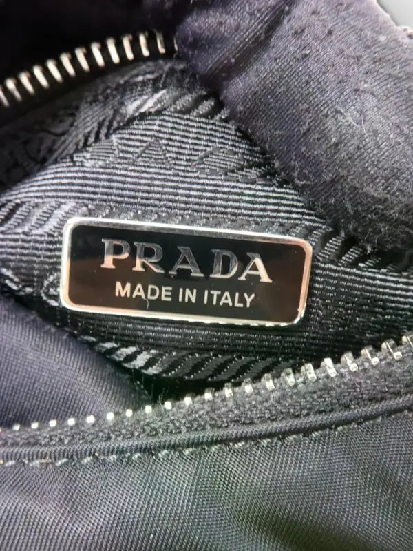Prada Re-edition 2005 Logo-detail Two-way Shoulder Bag