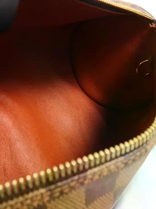 LOUIS VUITTON 30 Papillon Zip-up Shoulder Bag