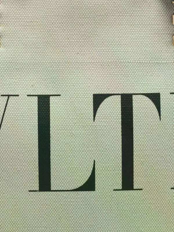 Valentino Garavani Small Vltn Rockstud Tote Bag - Neutrals