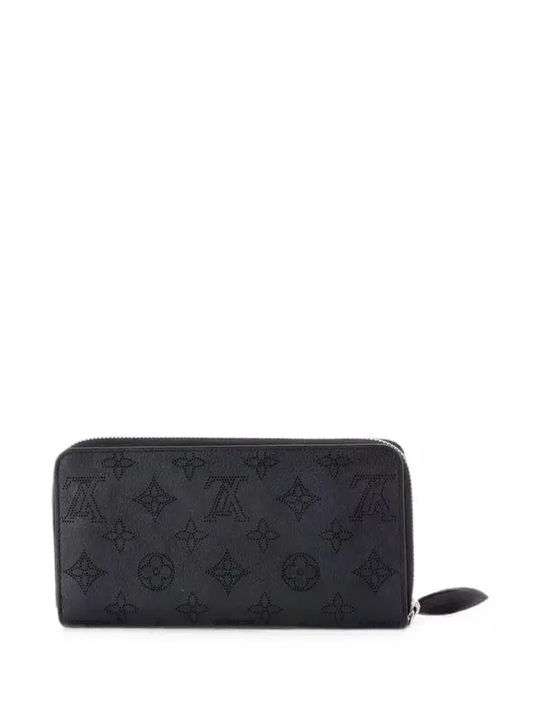 LOUIS VUITTON Zippy Wallet Mahina Leather Small Wallets