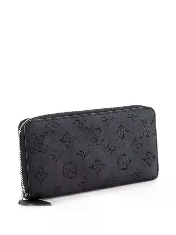 LOUIS VUITTON Zippy Wallet Mahina Leather Small Wallets