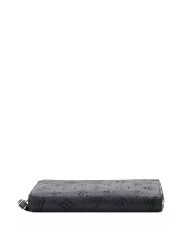 LOUIS VUITTON Zippy Wallet Mahina Leather Small Wallets