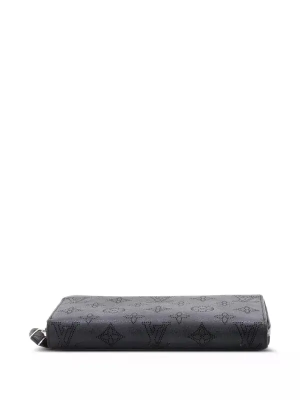LOUIS VUITTON Zippy Wallet Mahina Leather Small Wallets - Black