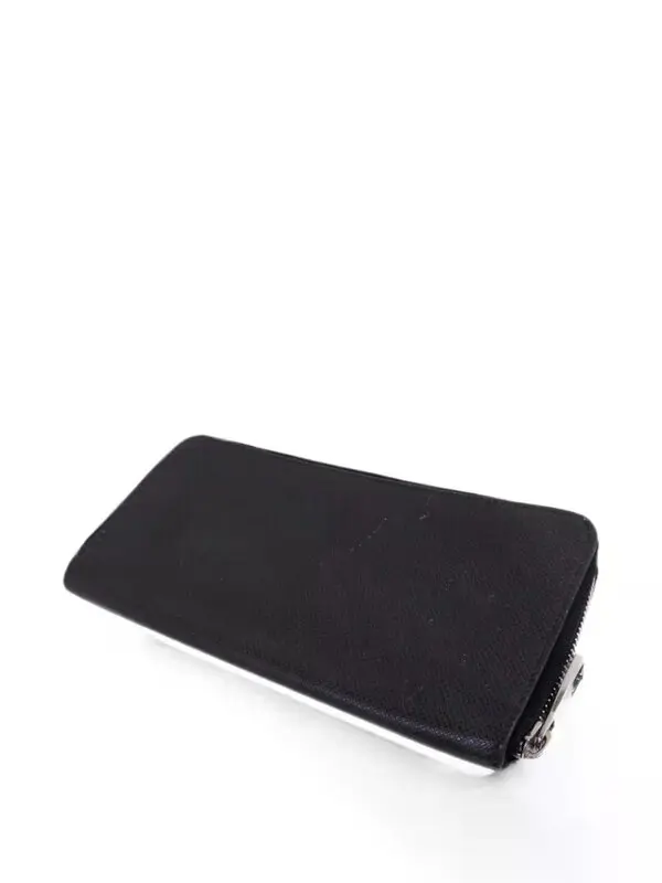LOUIS VUITTON Taiga Zippy Vertical Wallet