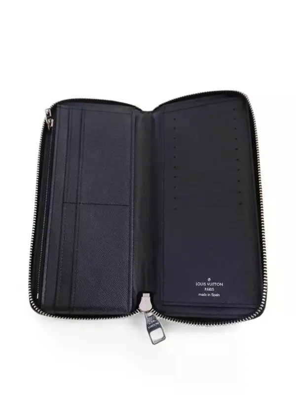 LOUIS VUITTON Taiga Zippy Vertical Wallet