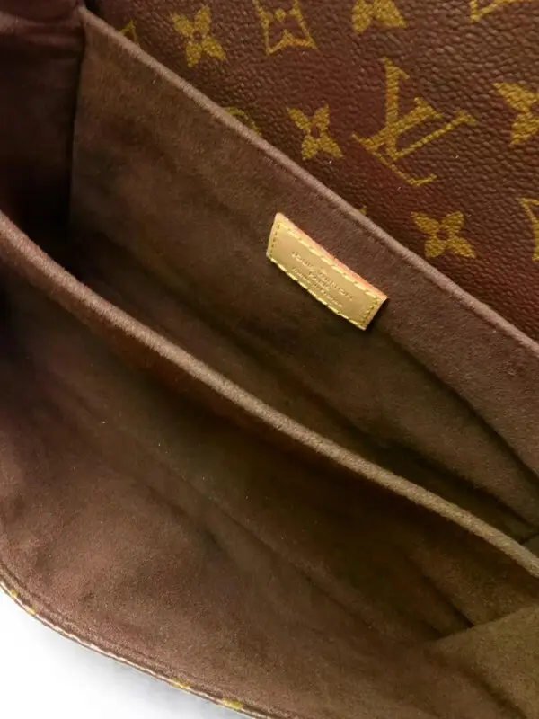 LOUIS VUITTON Pochette Metis Monogram Shoulder Bag