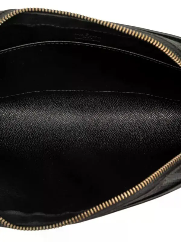 LOUIS VUITTON 2005 Taiga Pochette Baikal Clutch Bag