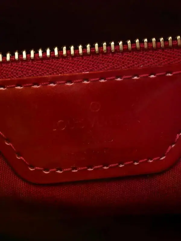 LOUIS VUITTON 2011 Vernis Rayures Wilshire Pm Handbag