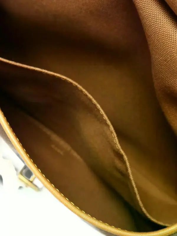 LOUIS VUITTON 30 Monogram Saumur Shoulder Bag