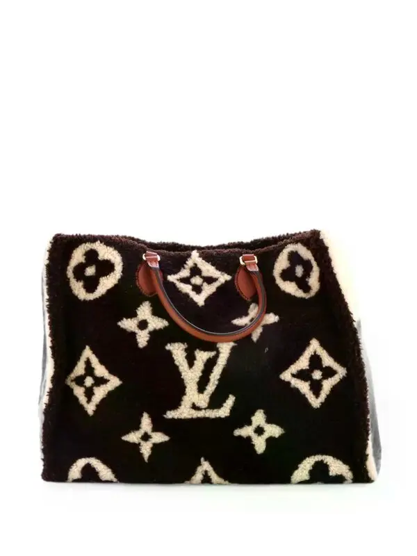 LOUIS VUITTON Monogram Giant Teddy Fleece Gm Tote Bag