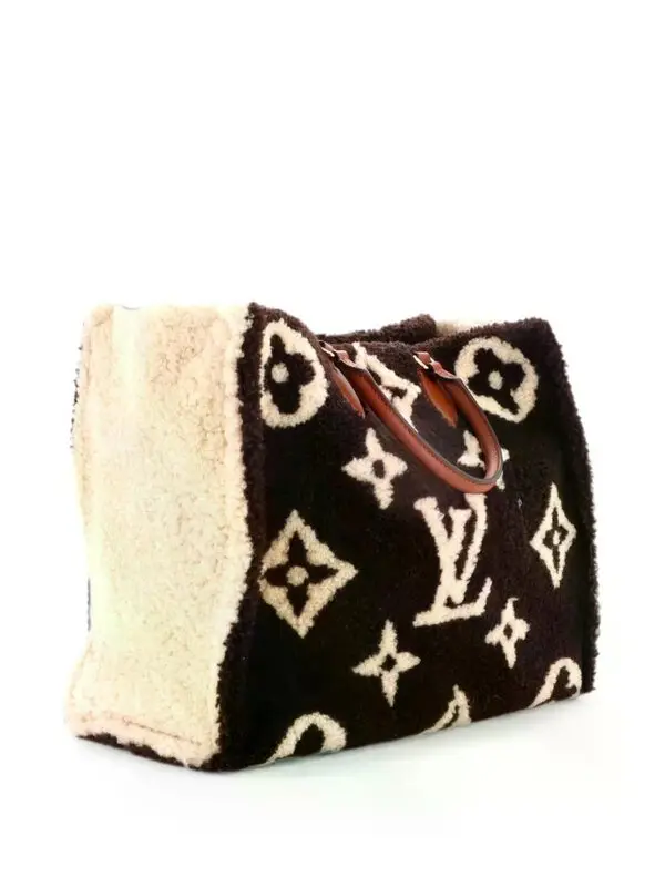 LOUIS VUITTON Monogram Giant Teddy Fleece Gm Tote Bag