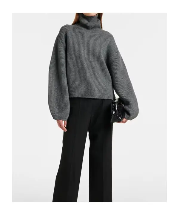 TOTEME Turtleneck Long-sleeved Sweater
