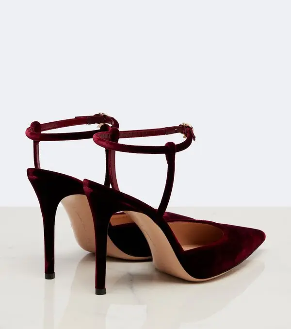 GIANVITO ROSSI Velvet Pumps With Ankle Strap - Burgundy