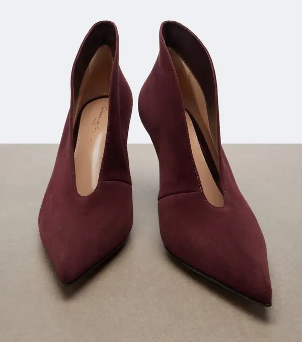 GIANVITO ROSSI Vania Suede Pumps - Burgundy