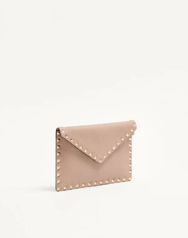 Valentino Garavani Rockstud Grainy Calfskin Pouch - Poudre