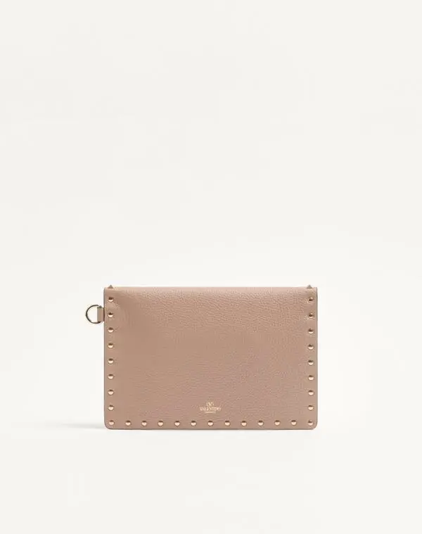 Valentino Garavani Rockstud Grainy Calfskin Pouch - Poudre