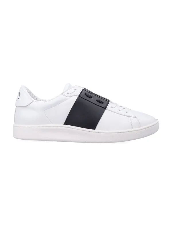 Valentino Garavani Minimalist Leather Sneakers With Contrasting Stripe Detail And Vlogo Signature - White/black/white