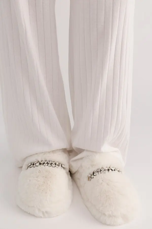 FP VEGAN COLLECTION First Frost Slippers - Snow