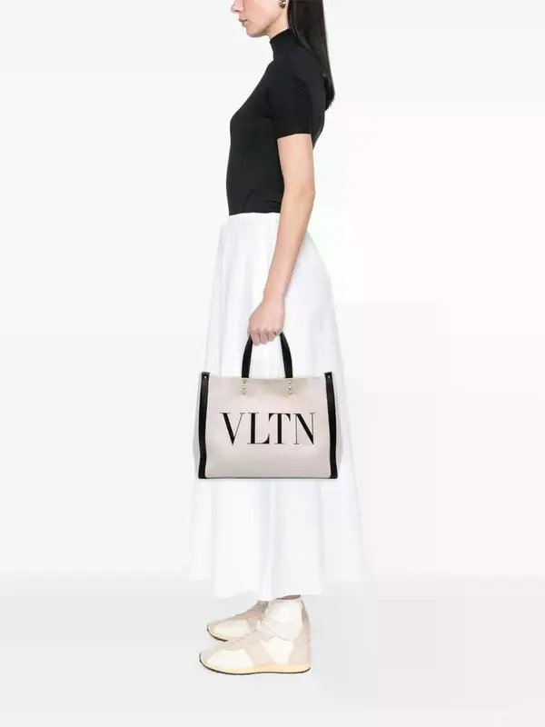 Valentino Garavani Canvas Rockstud Vltn Tote