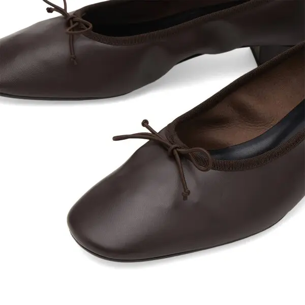 AeydĒ Onda Round Toe Ballet Flats