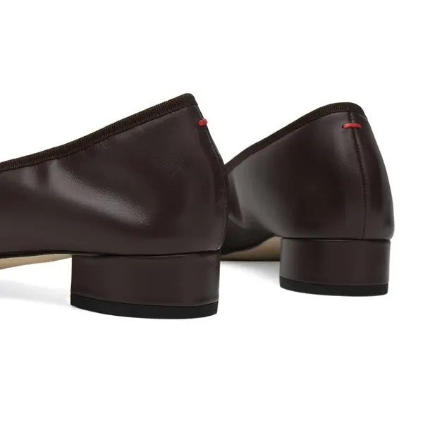 AeydĒ Onda Round Toe Ballet Flats