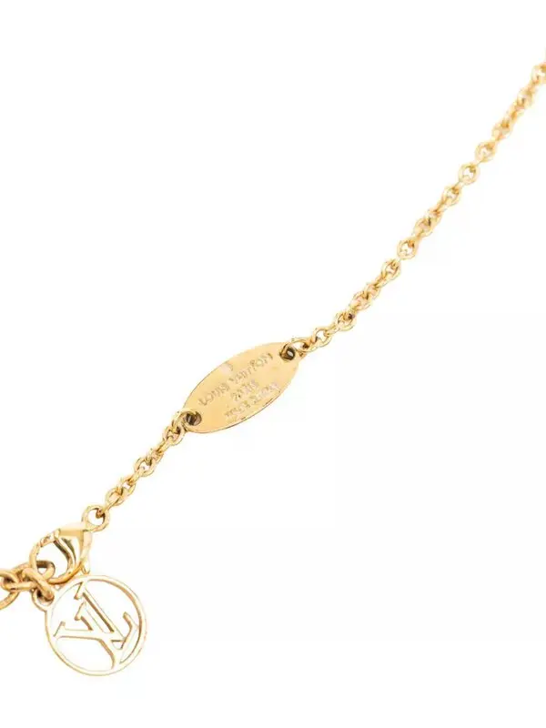 LOUIS VUITTON 2022 Essential V Pendant Necklace