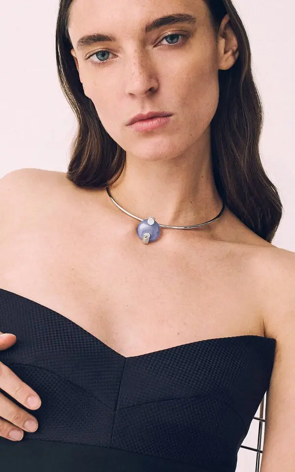 TABAYER 18k White Gold Signet Choker
