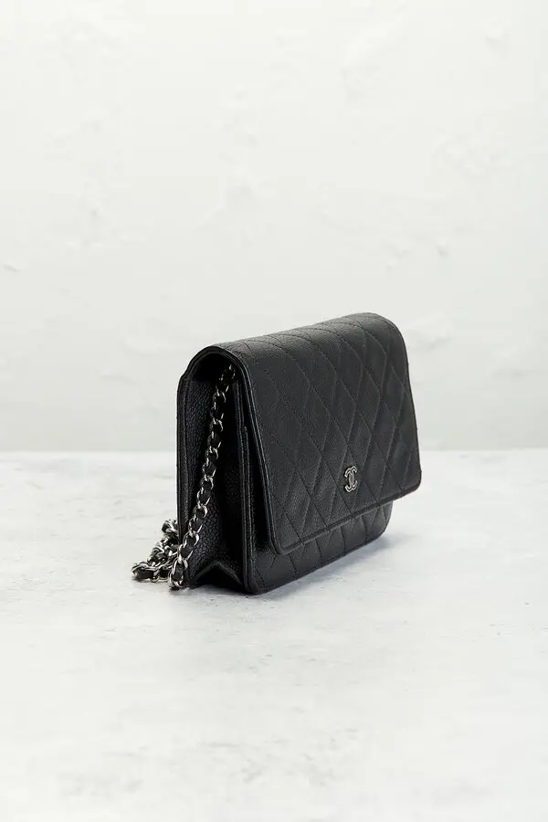 Chanel Caviar Classic Wallet On Chain