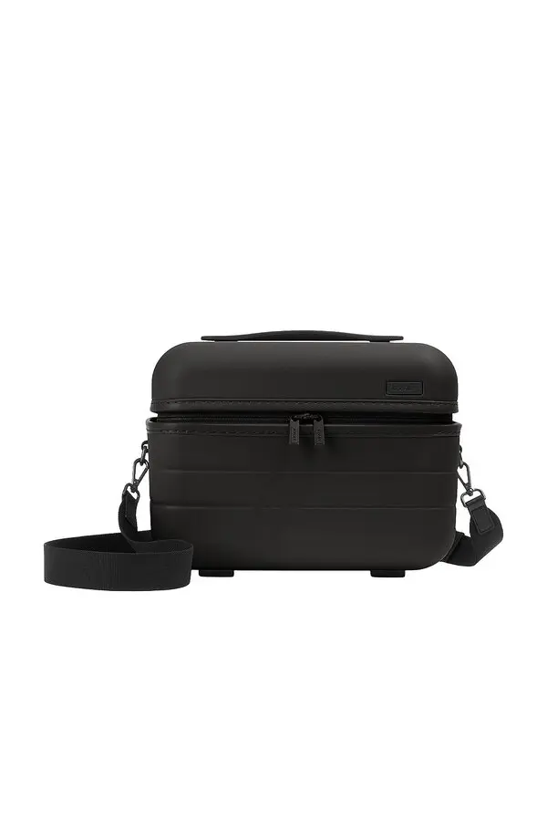 AWAY Train Case With Customizable Divider System - Jet Black