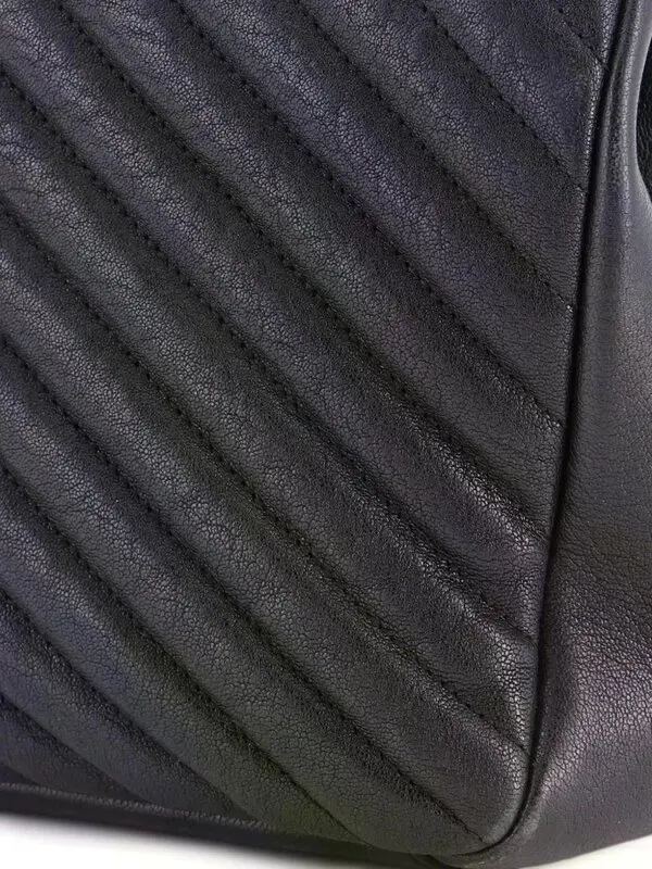 Saint Laurent Matelassé Chevron Leather Shoulder Bag - Black