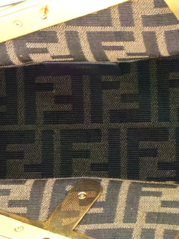 Fendi Leather Small Clutch Bag - Green