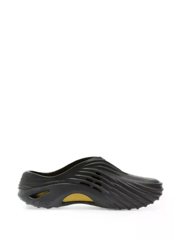 CROCS Echo Wave Mules