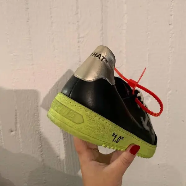 Off-White 2.0 Low Sneakers