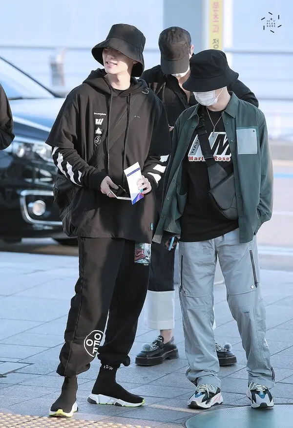 Off-White Park Canlie Same Style Mariana De Silva Slim Sweatpants