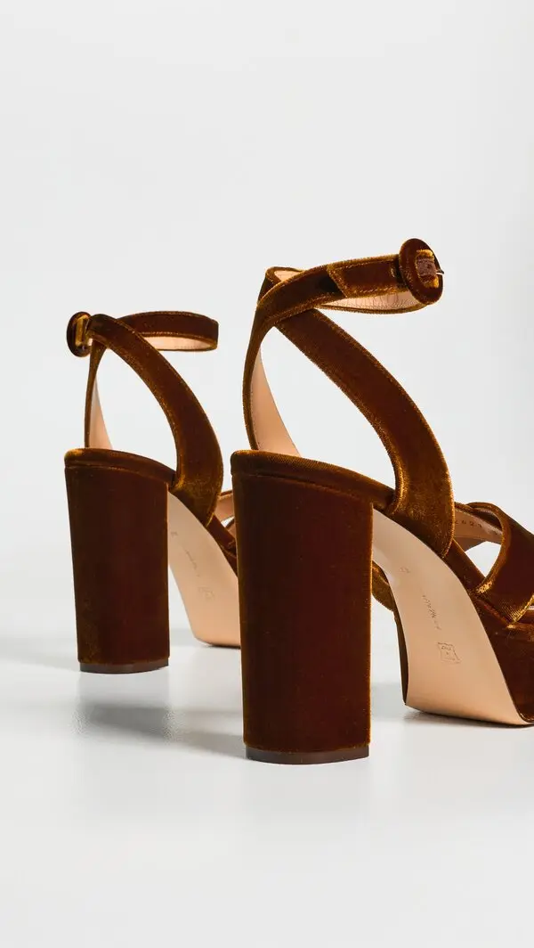 GIANVITO ROSSI Sabrina Velluto Heels