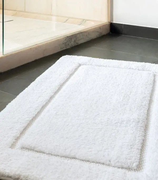GRACCIOZA Egoist Frame Bath Mat