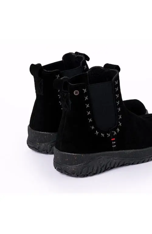 Minnetonka Chelsea Tread Suede Boots - Black