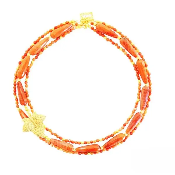 WAY TO CHIC Brown / Gold Agate Necklace With Delicate Brooch To The Side