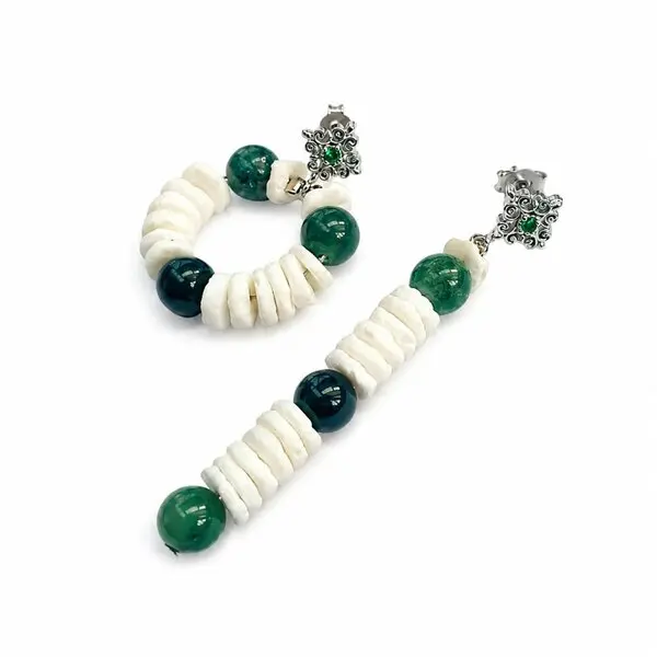 WAY TO CHIC Asymmetrical Earrings With White Shell And Moss Agate - Silver/green/white